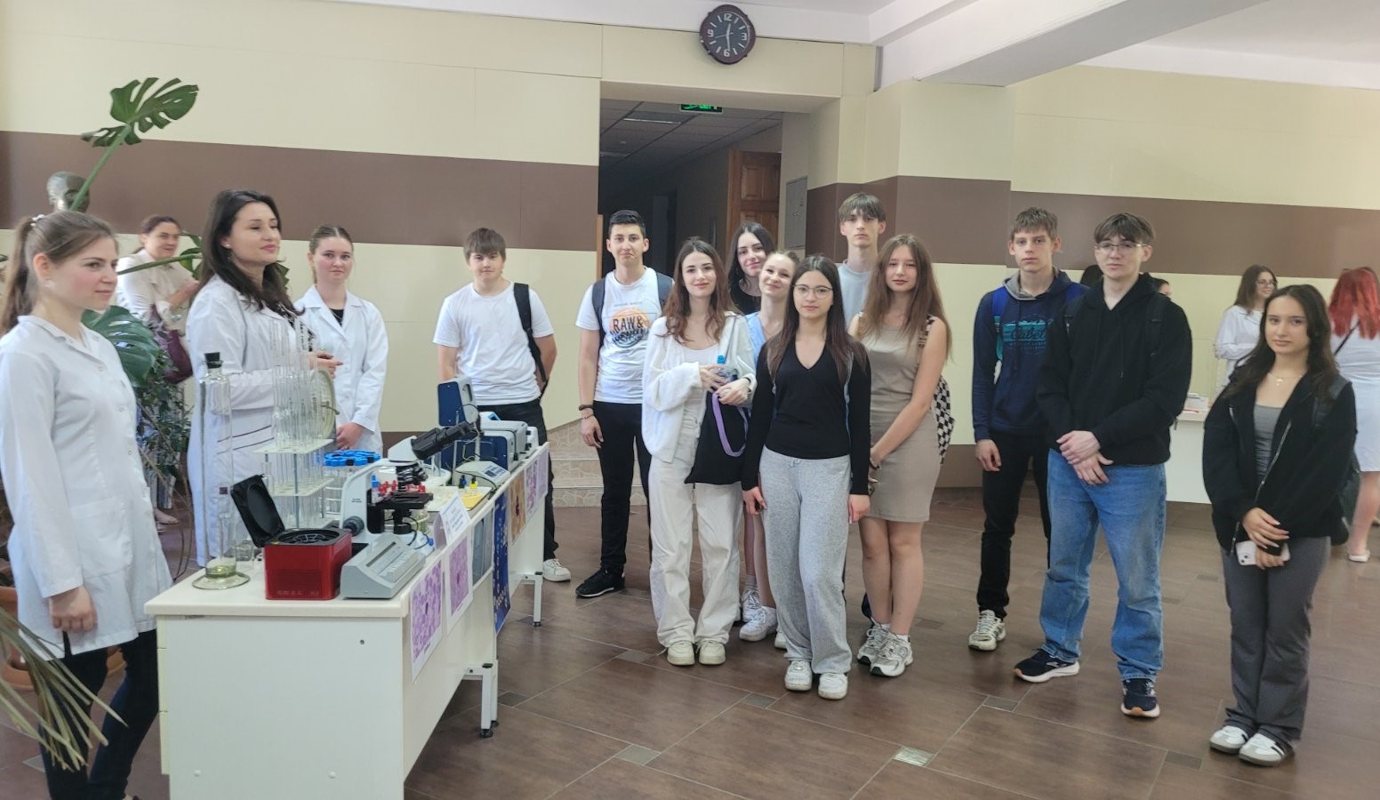 Ziua Uşilor deschise - eveniment important în promovarea învățământului profesional medical de ...